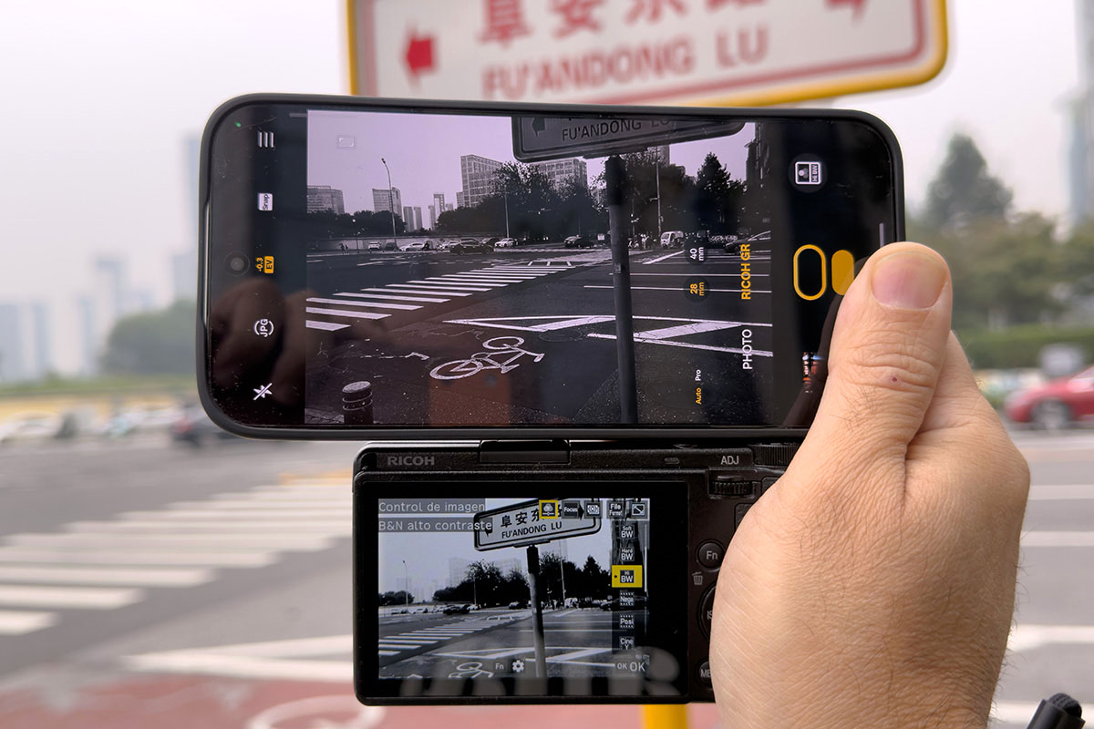 El móvil con alma de Ricoh GR: estrenando el Realme GT8 Pro en Pekín ...